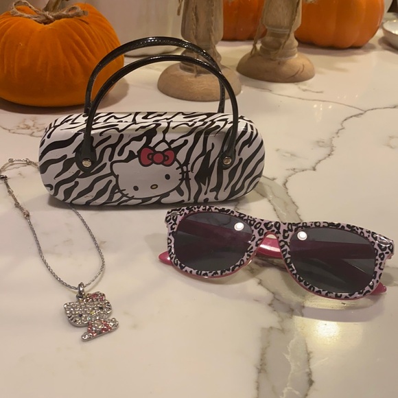 Hello Kitty | Accessories | Hello Kitty Set Eyeglass Case Sunglasses ...